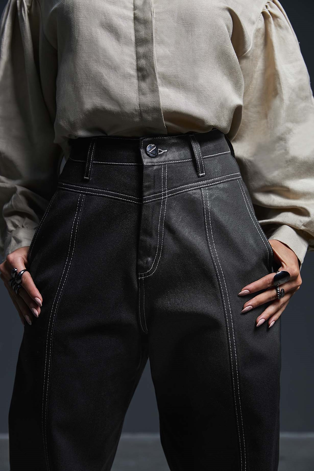 CALÇA SLOUCHY RESINADA LOOS - CALÇA SLOUCHY RESINADA LOOS - L'Accord