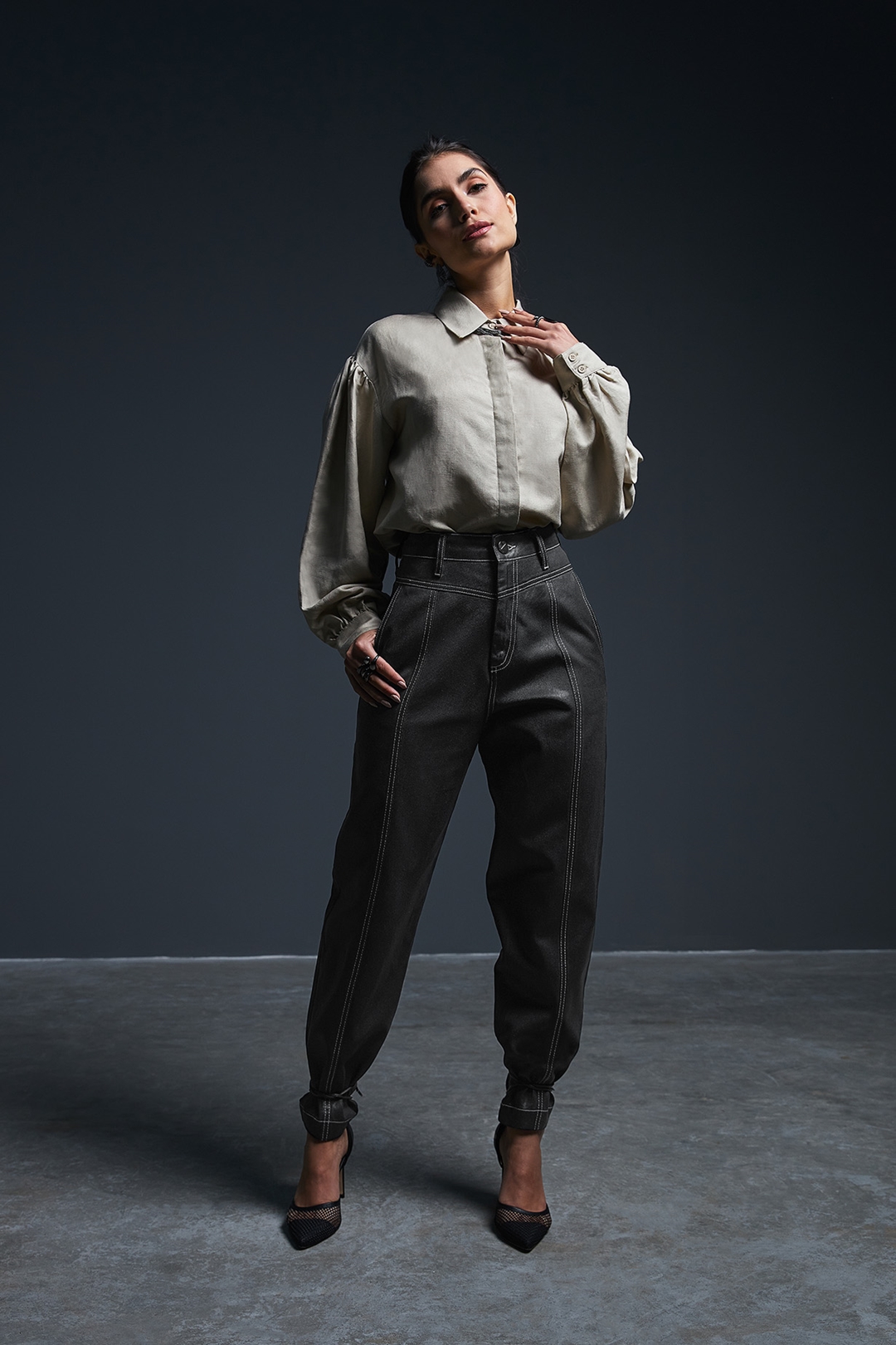 CALÇA SLOUCHY RESINADA LOOS - CALÇA SLOUCHY RESINADA LOOS - L'Accord