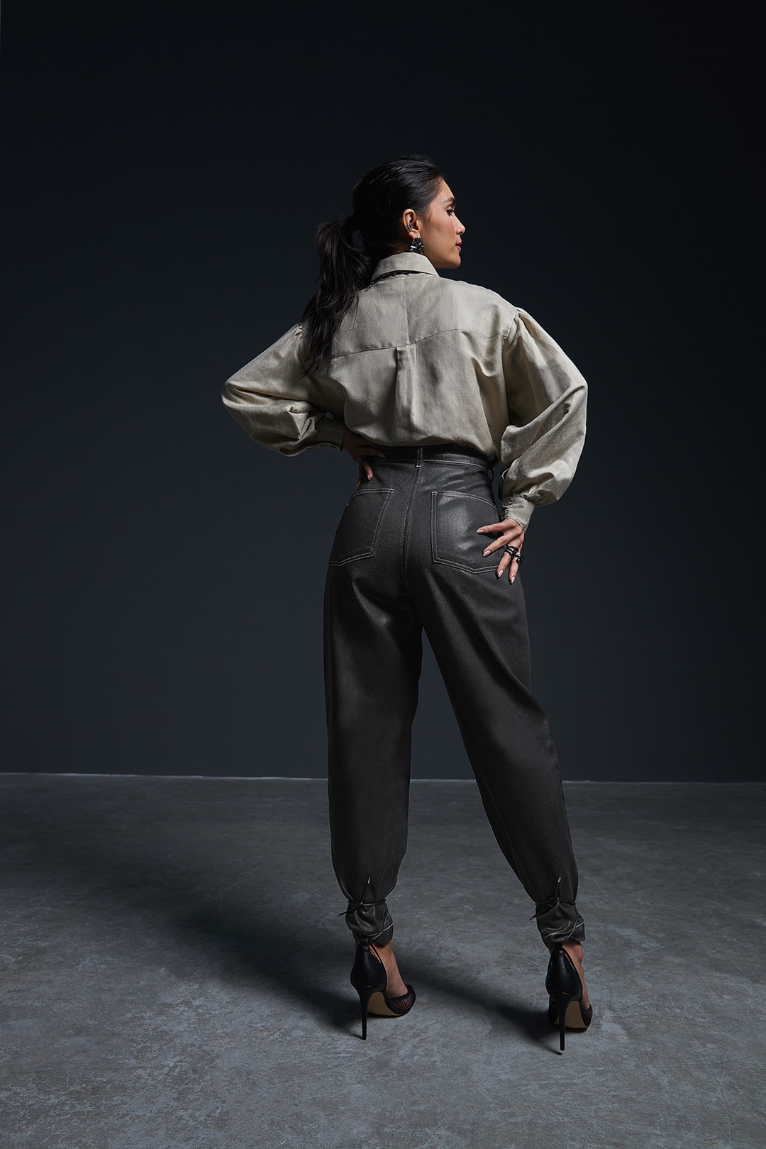 CALÇA SLOUCHY RESINADA LOOS - CALÇA SLOUCHY RESINADA LOOS - L'Accord