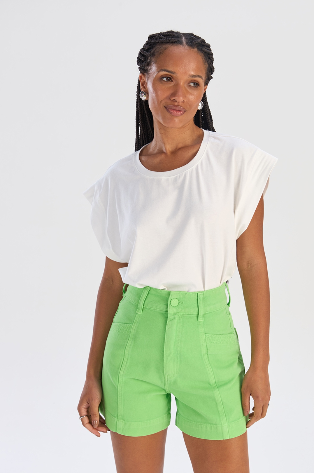 SHORT CINTURA ALTA VERDE FLÚOR - SHORT CINTURA ALTA VERDE FLÚOR - L'Accord