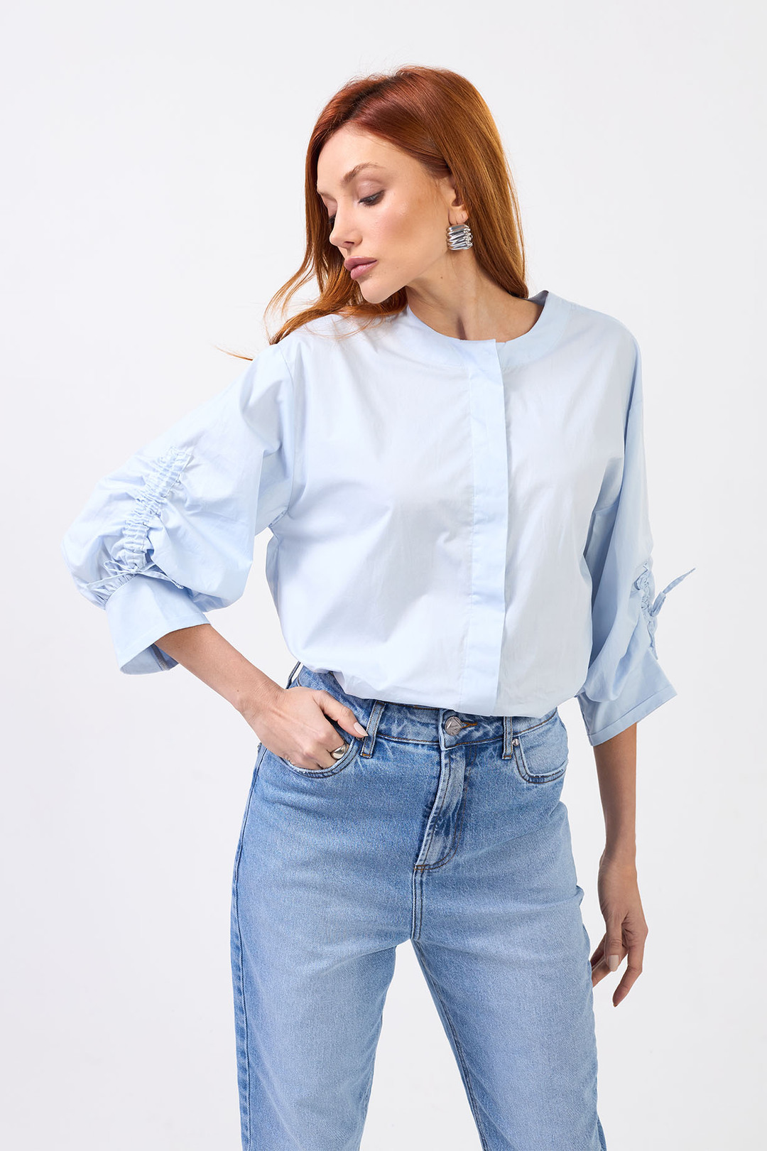 CALÇA JEANS MOM DENIM CLARO - CALÇA JEANS MOM DENIM CLARO - L'Accord